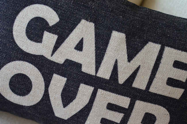 Game Over Linen Cusion Pillow on Luulla